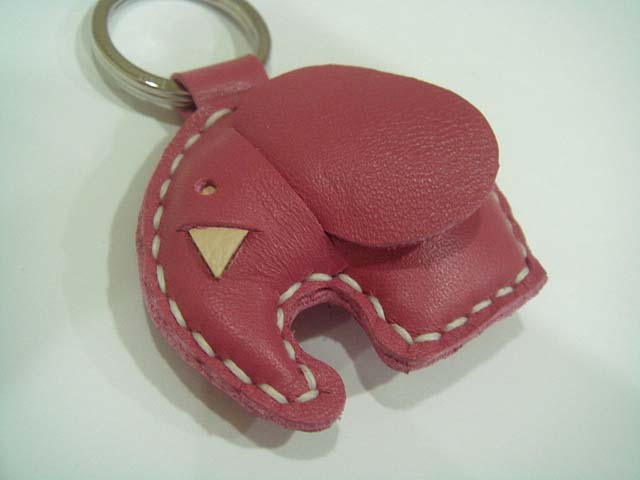 Laura The Elephant Leather Keychain ( Dark Pink ) on Luulla